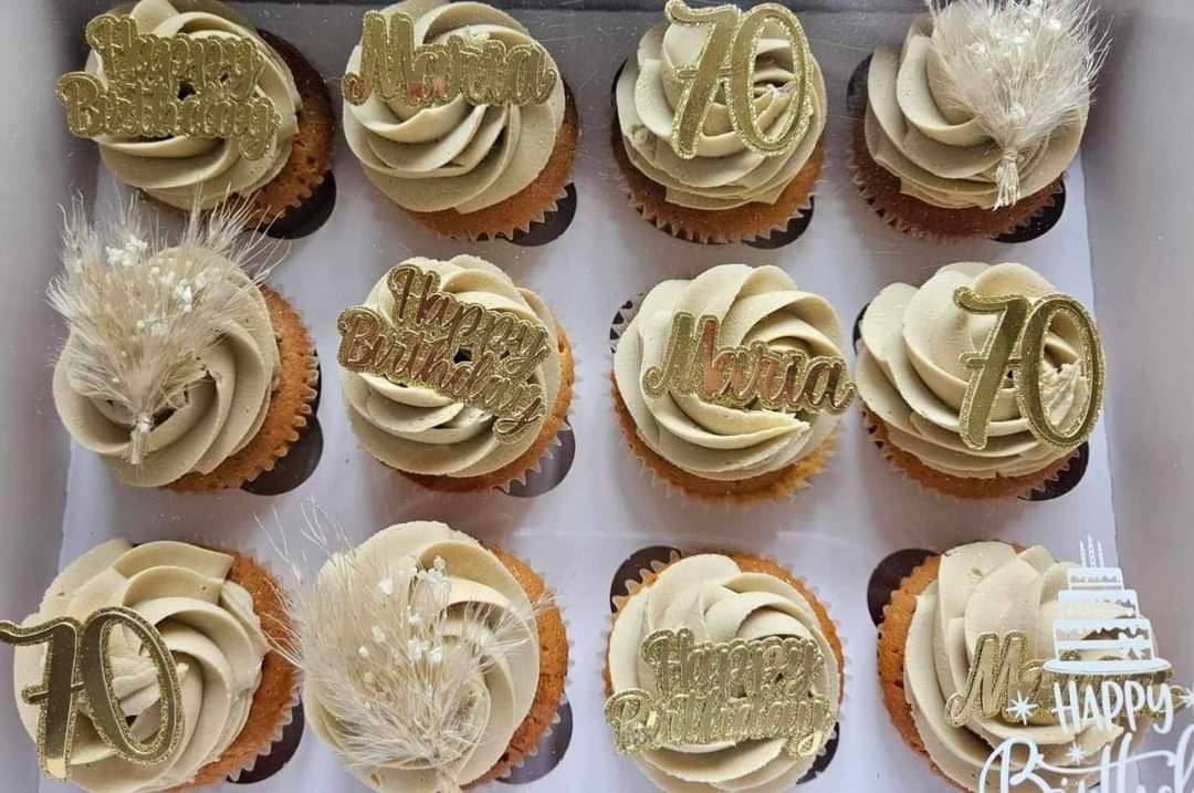 Double Layered Cupcake Toppers Font #2 – Cake Toppers by Chloe